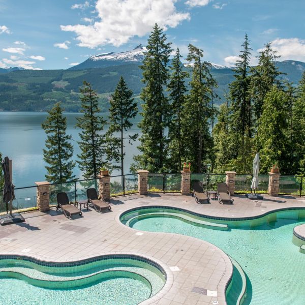 Halcyon Hot Springs - Hot Springs and Accommodations